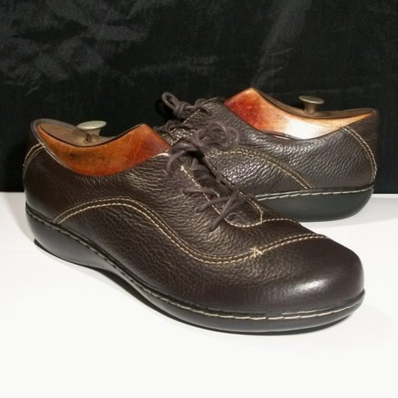 Clarks | Shoes | Clarks Ashland Brook Chocolate Pebble Leather Oxfords ...